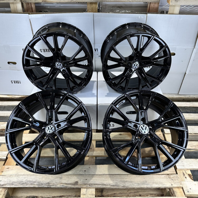 18 Zoll Felgen Avus AF18 schwarz für VW Golf 5 6 7 8 GTI GTD GTE R 7R ...